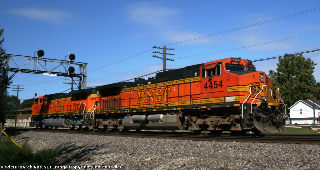 BNSF 4454 & 5427
